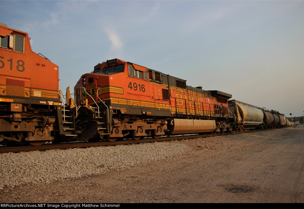BNSF 4916